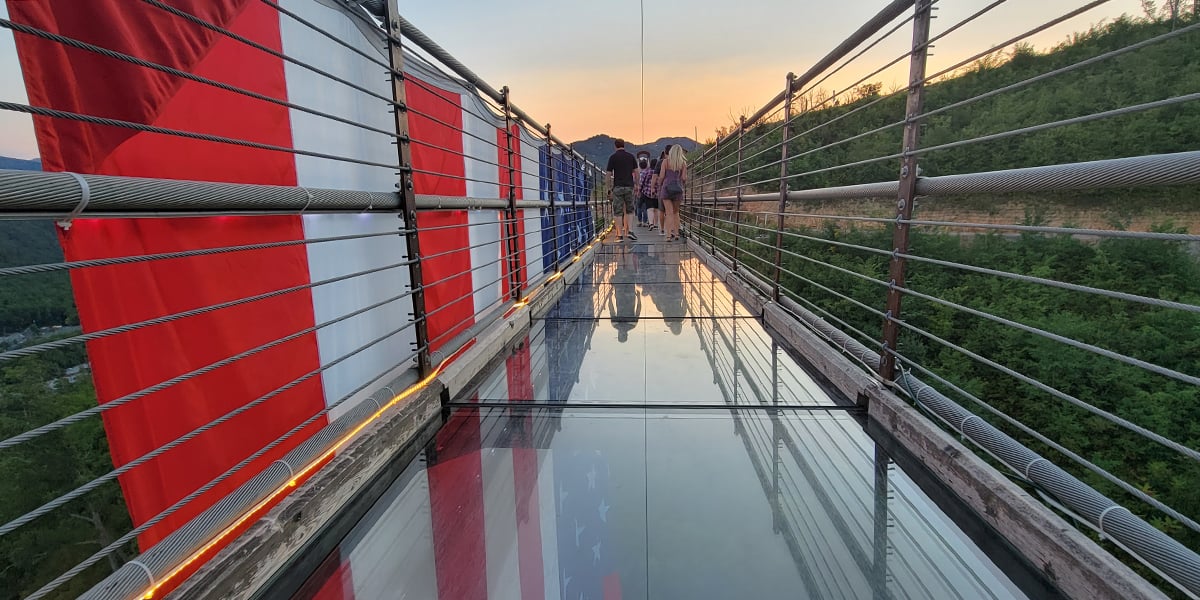 The Iconic Glass Bridge in Gatlinburg You Need to Walk Across