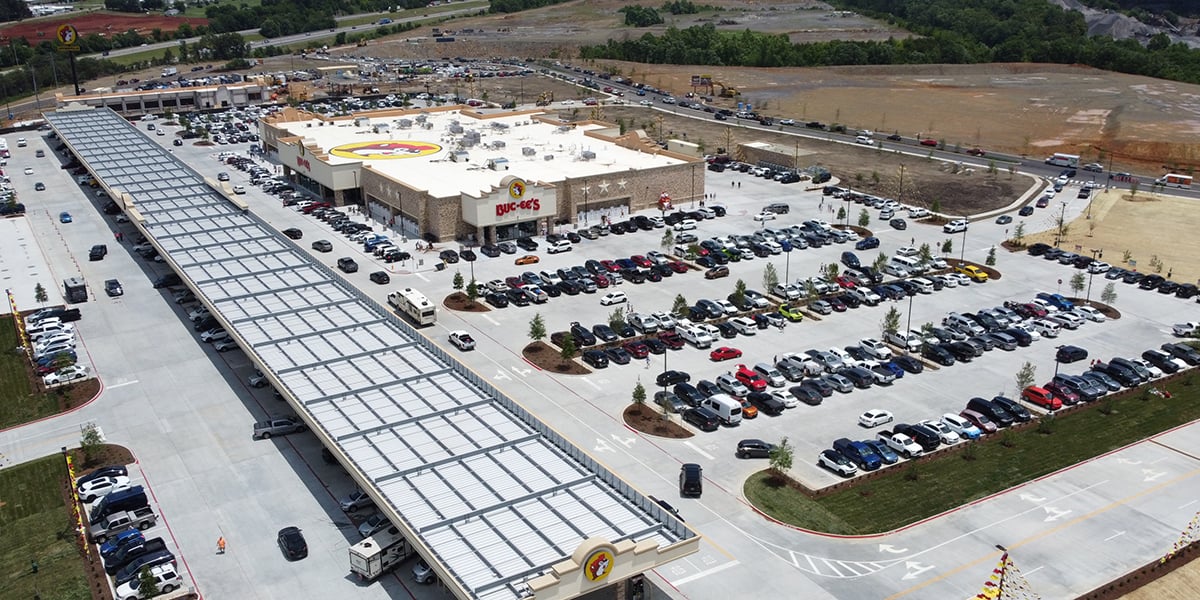 Inside the Largest Buc-ee’s Store in Kodak, Tennessee (With Photos)